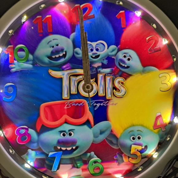 Trolls band together | Wall Decor | Trolls Band Together Led Clock ...